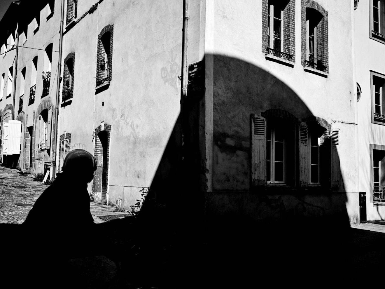 How to Use Shadows in Photography to Create Mood, Drama, and Depth ...